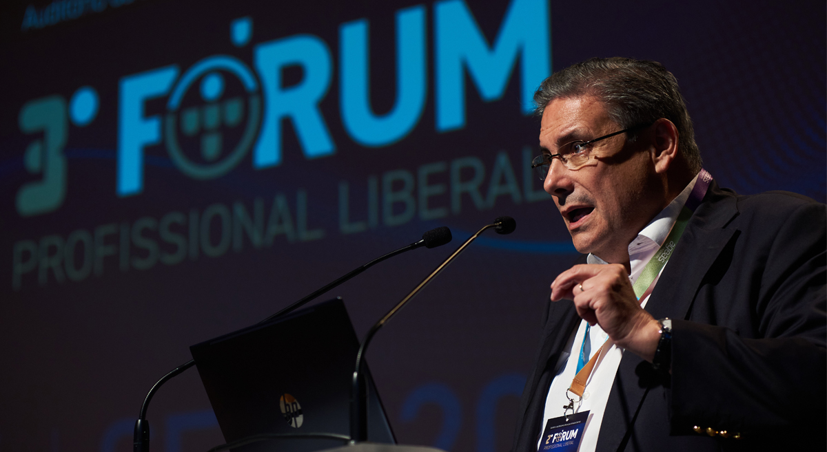 Carlos Abreu Amorim apelou à união dos profissionais liberais ...